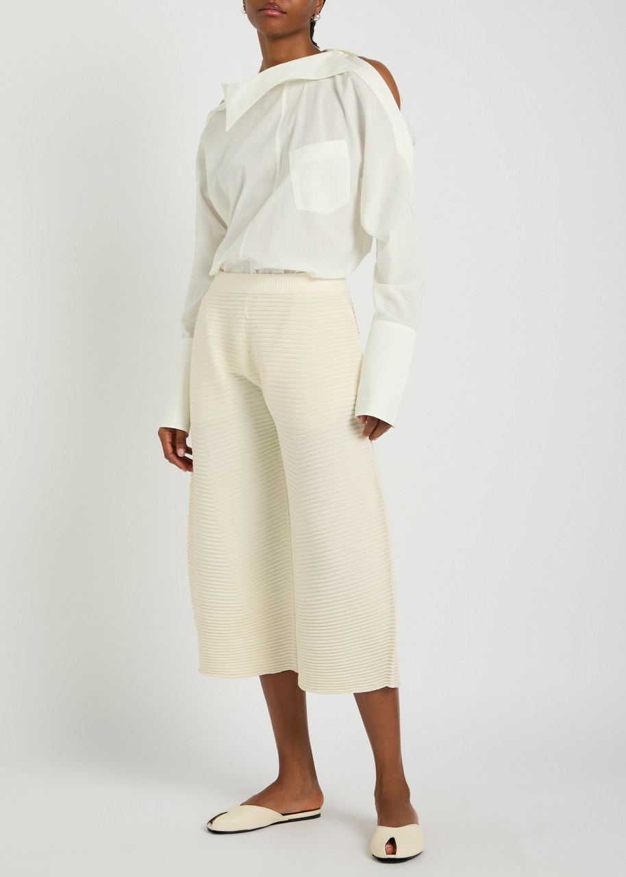 ISSEY MIYAKE Corrugated Cropped Ribbed-Knit Trousers